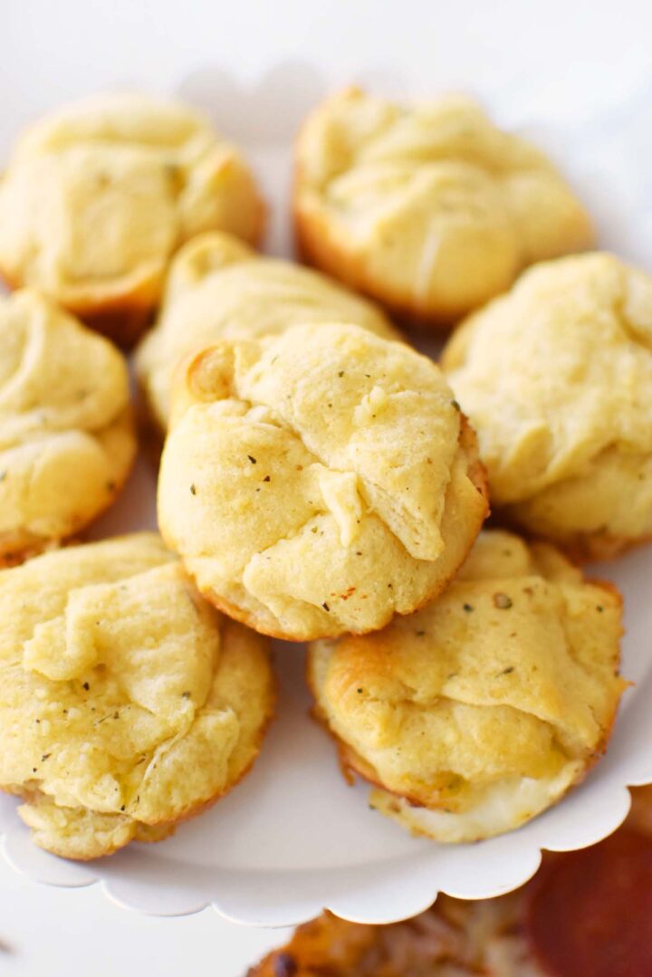 Easiest Cheese Stuffed Garlic Bread Bites - Muffin Tin Recipes